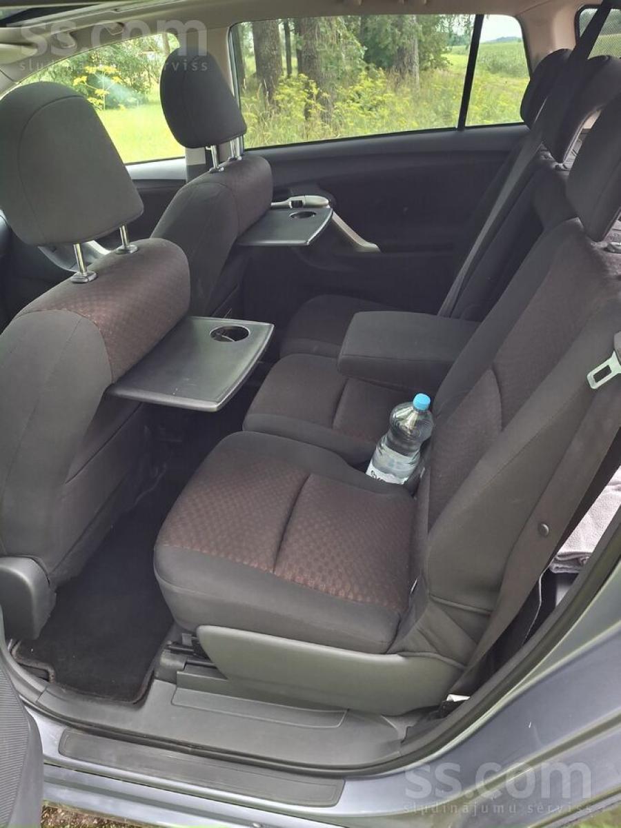 Pelēks Toyota Verso 2011 Jelgava, ar dzinēja tilpumu 2.00 L un nobraukumu 306 tūkst. km par 4900 €, foto 7 vietnē AUTOMOTO.COM.LV