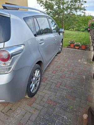 Pelēks Toyota Verso 2011 Klaipėda, ar dzinēja tilpumu 2.23 L un nobraukumu 216 tūkst. km par 4900 €, foto 6 vietnē AUTOMOTO.COM.LV
