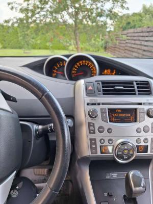 Pelēks Toyota Verso 2011 Klaipėda, ar dzinēja tilpumu 2.23 L un nobraukumu 216 tūkst. km par 4900 €, foto 12 vietnē AUTOMOTO.COM.LV