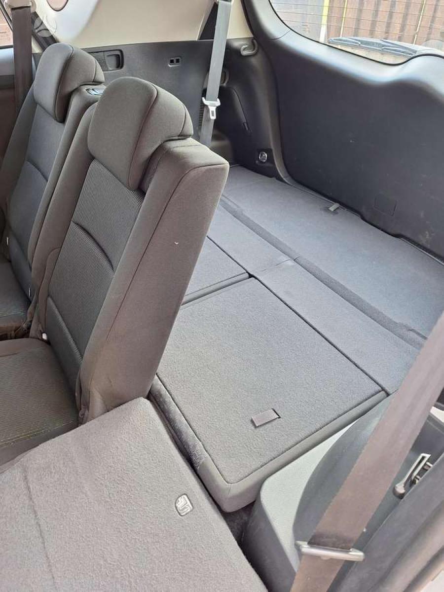 Pelēks Toyota Verso 2011 Klaipėda, ar dzinēja tilpumu 2.23 L un nobraukumu 216 tūkst. km par 4900 €, foto 15 vietnē AUTOMOTO.COM.LV