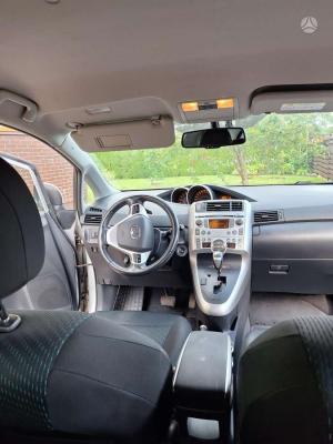 Pelēks Toyota Verso 2011 Klaipėda, ar dzinēja tilpumu 2.23 L un nobraukumu 216 tūkst. km par 4900 €, foto 21 vietnē AUTOMOTO.COM.LV
