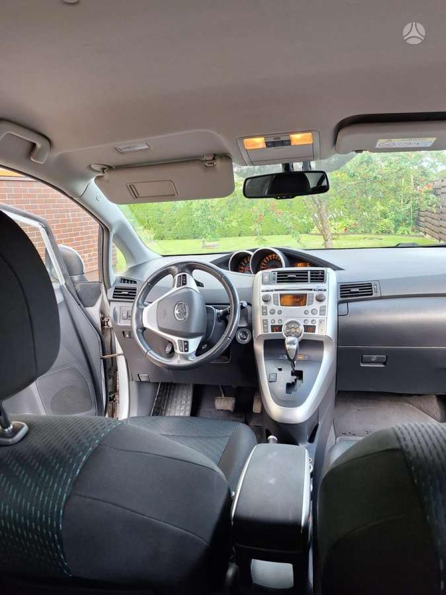 Pelēks Toyota Verso 2011 Klaipėda, ar dzinēja tilpumu 2.23 L un nobraukumu 216 tūkst. km par 4900 €, foto 21 vietnē AUTOMOTO.COM.LV