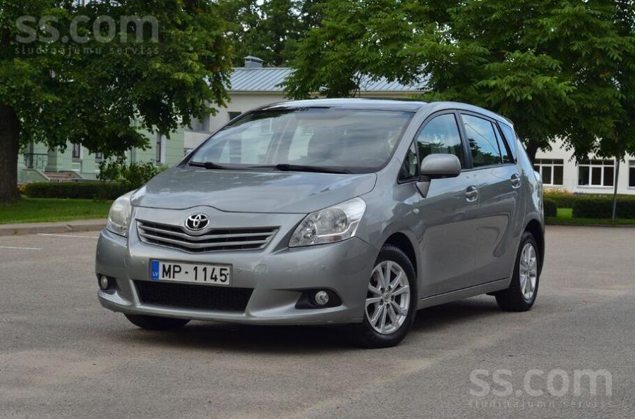 Pelēks Toyota Verso 2011 Valmiera, ar dzinēja tilpumu 2.00 L un nobraukumu 317 tūkst. km par 4750 €, foto 5 vietnē AUTOMOTO.COM.LV