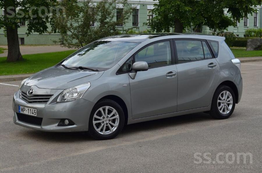 Pelēks Toyota Verso 2011 Valmiera, ar dzinēja tilpumu 2.00 L un nobraukumu 317 tūkst. km par 4750 €, foto 7 vietnē AUTOMOTO.COM.LV