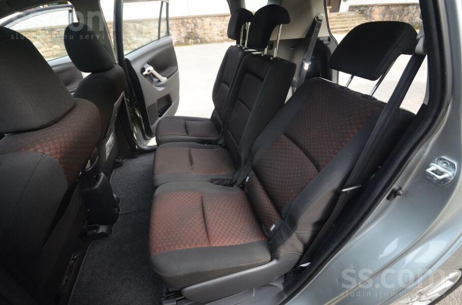 Pelēks Toyota Verso 2011 Valmiera, ar dzinēja tilpumu 2.00 L un nobraukumu 317 tūkst. km par 4750 €, foto 20 vietnē AUTOMOTO.COM.LV