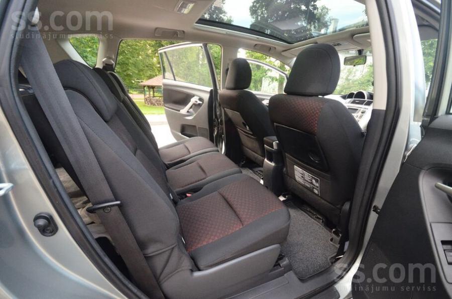 Pelēks Toyota Verso 2011 Valmiera, ar dzinēja tilpumu 2.00 L un nobraukumu 317 tūkst. km par 4750 €, foto 22 vietnē AUTOMOTO.COM.LV