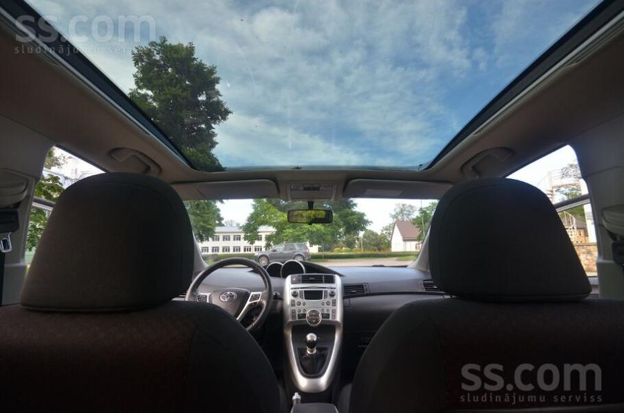 Pelēks Toyota Verso 2011 Valmiera, ar dzinēja tilpumu 2.00 L un nobraukumu 317 tūkst. km par 4750 €, foto 26 vietnē AUTOMOTO.COM.LV