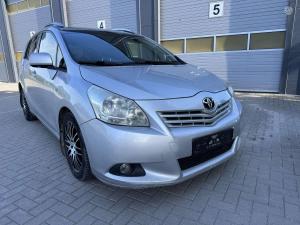 Pelēks Toyota Verso 2011 Kretinga, ar dzinēja tilpumu 2.00 L un nobraukumu 289 tūkst. km par 2995 €, foto 3 vietnē AUTOMOTO.COM.LV