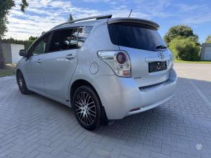 Pelēks Toyota Verso 2011 Kretinga, ar dzinēja tilpumu 2.00 L un nobraukumu 289 tūkst. km par 2995 €, foto 8 vietnē AUTOMOTO.COM.LV