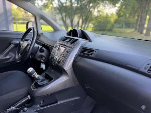 Pelēks Toyota Verso 2011 Kretinga, ar dzinēja tilpumu 2.00 L un nobraukumu 289 tūkst. km par 2995 €, foto 18 vietnē AUTOMOTO.COM.LV