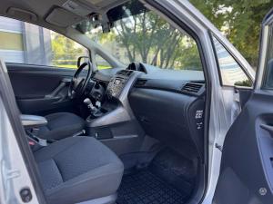Pelēks Toyota Verso 2011 Kretinga, ar dzinēja tilpumu 2.00 L un nobraukumu 289 tūkst. km par 2995 €, foto 19 vietnē AUTOMOTO.COM.LV
