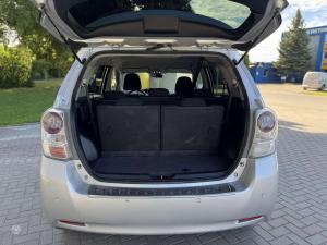 Pelēks Toyota Verso 2011 Kretinga, ar dzinēja tilpumu 2.00 L un nobraukumu 289 tūkst. km par 2995 €, foto 23 vietnē AUTOMOTO.COM.LV