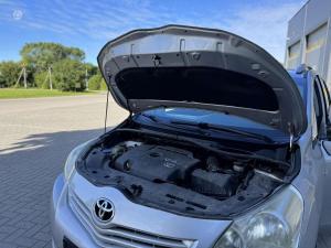 Pelēks Toyota Verso 2011 Kretinga, ar dzinēja tilpumu 2.00 L un nobraukumu 289 tūkst. km par 2995 €, foto 26 vietnē AUTOMOTO.COM.LV