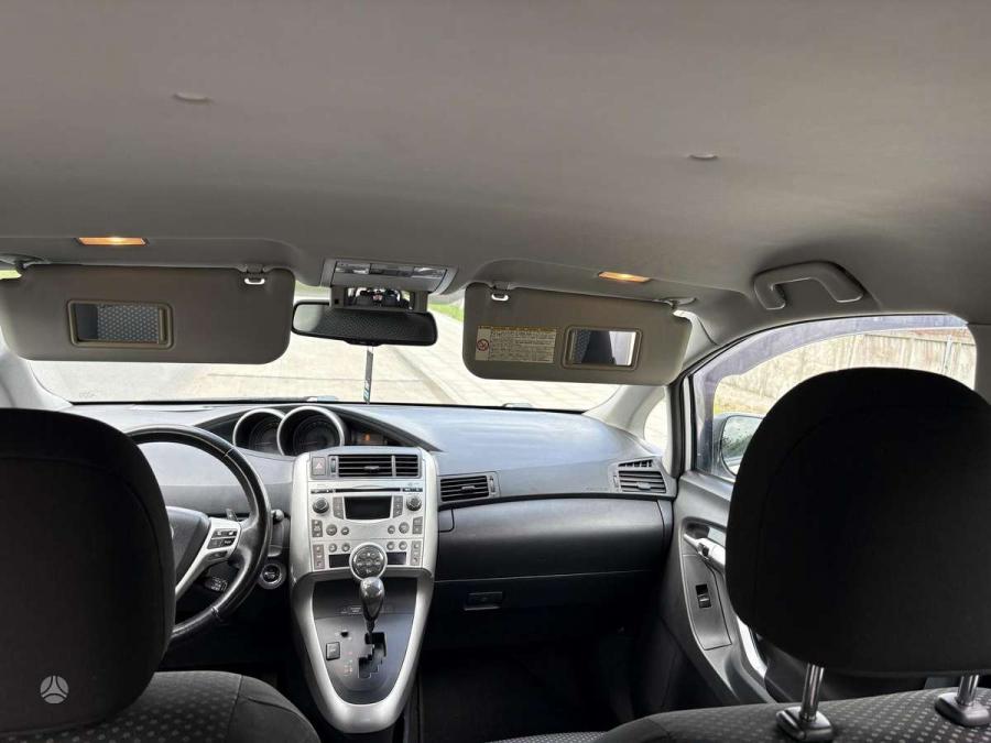 Grey Toyota Verso 2011 in Vilnius, with an engine capacity of 2.23 L and mileage of 275 thousand km for 4000 €, photo 7 on AUTOMOTO.COM.LV