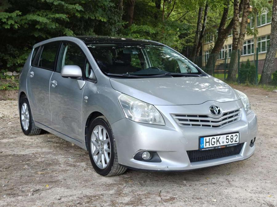 Pelēks Toyota Verso 2011 Viļņa, ar dzinēja tilpumu 2.23 L un nobraukumu 281 tūkst. km par 3400 €, foto 8 vietnē AUTOMOTO.COM.LV