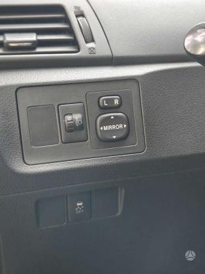 Pelēks Toyota Verso 2011 Viļņa, ar dzinēja tilpumu 2.23 L un nobraukumu 281 tūkst. km par 3400 €, foto 11 vietnē AUTOMOTO.COM.LV