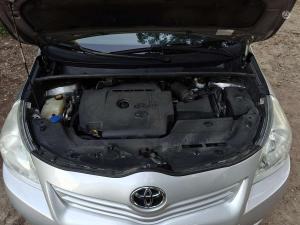 Pelēks Toyota Verso 2011 Viļņa, ar dzinēja tilpumu 2.23 L un nobraukumu 281 tūkst. km par 3400 €, foto 22 vietnē AUTOMOTO.COM.LV