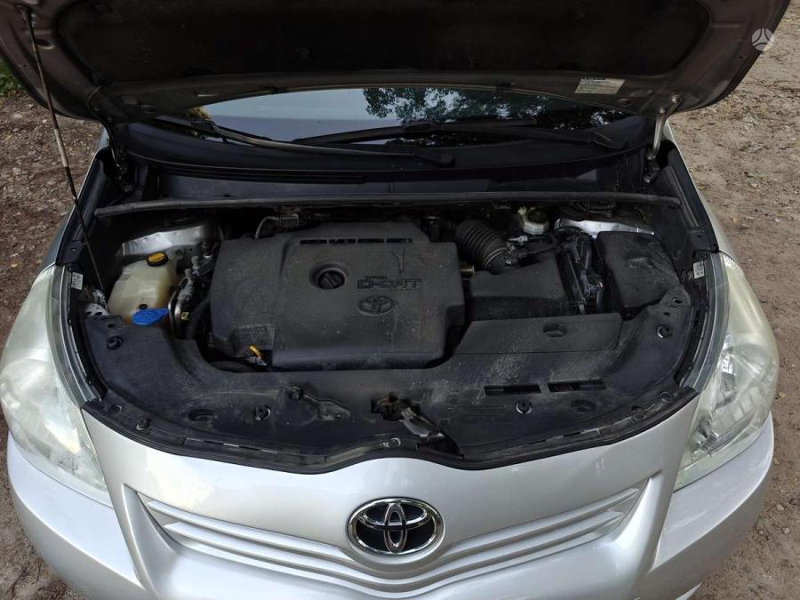 Pelēks Toyota Verso 2011 Viļņa, ar dzinēja tilpumu 2.23 L un nobraukumu 281 tūkst. km par 3400 €, foto 22 vietnē AUTOMOTO.COM.LV