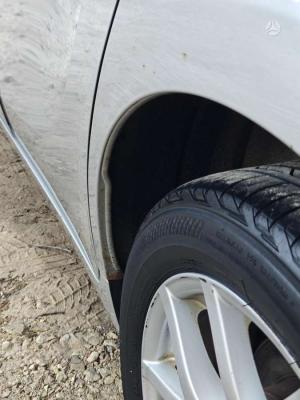 Pelēks Toyota Verso 2011 Viļņa, ar dzinēja tilpumu 2.23 L un nobraukumu 281 tūkst. km par 3400 €, foto 29 vietnē AUTOMOTO.COM.LV