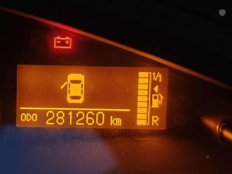 Pelēks Toyota Verso 2011 Viļņa, ar dzinēja tilpumu 2.23 L un nobraukumu 281 tūkst. km par 3400 €, foto 32 vietnē AUTOMOTO.COM.LV