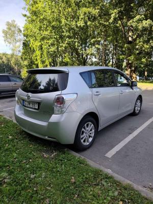 Pelēks Toyota Verso 2011 Plungė, ar dzinēja tilpumu 2.00 L un nobraukumu 190 tūkst. km par 3000 €, foto 5 vietnē AUTOMOTO.COM.LV