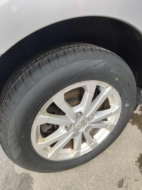 Pelēks Toyota Verso 2011 Plungė, ar dzinēja tilpumu 2.00 L un nobraukumu 190 tūkst. km par 3000 €, foto 11 vietnē AUTOMOTO.COM.LV