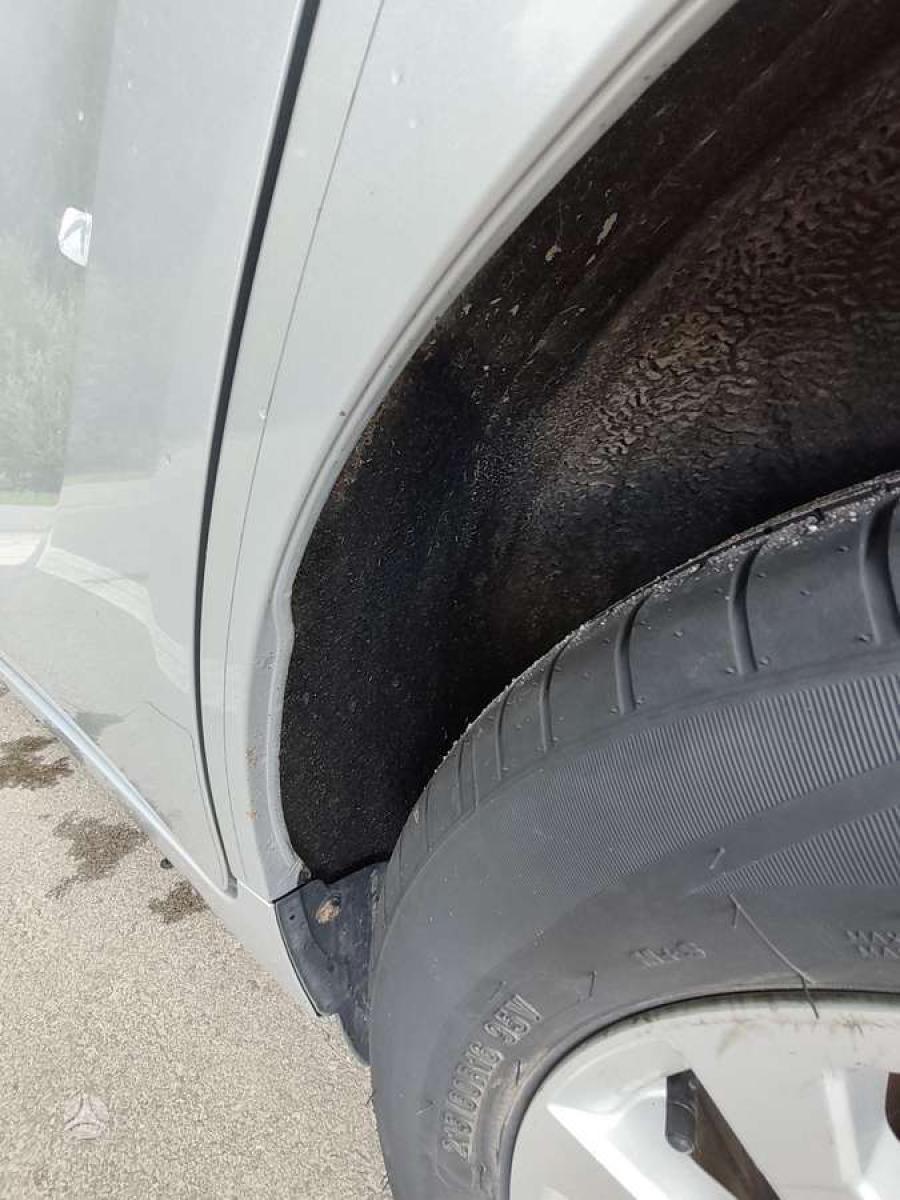 Pelēks Toyota Verso 2011 Plungė, ar dzinēja tilpumu 2.00 L un nobraukumu 190 tūkst. km par 3000 €, foto 12 vietnē AUTOMOTO.COM.LV