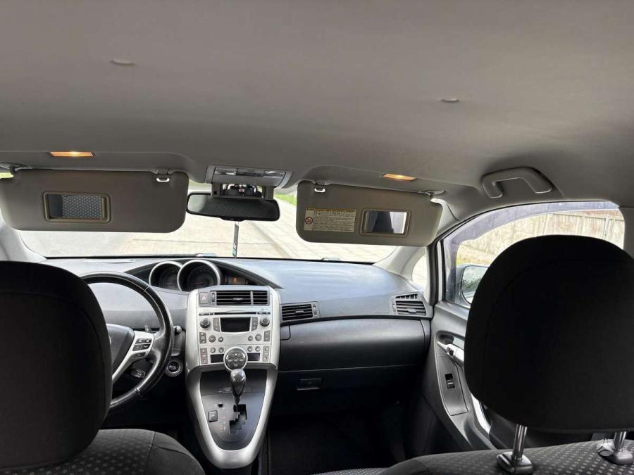 Grey Toyota Verso 2011 in Vilnius, with an engine capacity of 2.23 L and mileage of 275 thousand km for 4600 €, photo 7 on AUTOMOTO.COM.LV