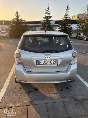 Grey Toyota Verso 2011 in Panevezys, with an engine capacity of 2.00 L and mileage of 170 thousand km for 4950 €, photo 4 on AUTOMOTO.COM.LV