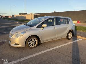 Grey Toyota Verso 2011 in Panevezys, with an engine capacity of 2.00 L and mileage of 170 thousand km for 4950 €, photo 6 on AUTOMOTO.COM.LV