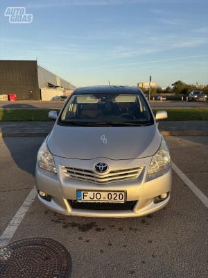 Grey Toyota Verso 2011 in Panevezys, with an engine capacity of 2.00 L and mileage of 170 thousand km for 4950 €, photo 7 on AUTOMOTO.COM.LV