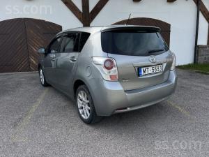 Pelēks Toyota Verso 2012 Jelgava, ar dzinēja tilpumu 2.00 L un nobraukumu 250 tūkst. km par 5450 €, foto 2 vietnē AUTOMOTO.COM.LV