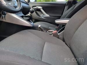 Pelēks Toyota Verso 2012 Jelgava, ar dzinēja tilpumu 2.00 L un nobraukumu 228 tūkst. km par 3850 €, foto 27 vietnē AUTOMOTO.COM.LV