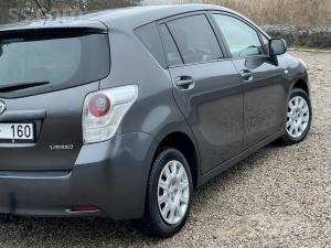 Grey Toyota Verso 2012 in Jurmala, with an engine capacity of 2.00 L and mileage of 0 thousand km for 4750 €, photo 18 on AUTOMOTO.COM.LV