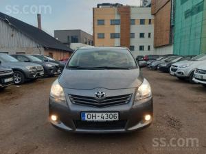 Pelēks Toyota Verso 2012 Daugavpils, ar dzinēja tilpumu 2.00 L un nobraukumu 0 tūkst. km par 6500 €, foto 3 vietnē AUTOMOTO.COM.LV