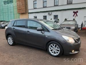 Pelēks Toyota Verso 2012 Daugavpils, ar dzinēja tilpumu 2.00 L un nobraukumu 0 tūkst. km par 6500 €, foto 5 vietnē AUTOMOTO.COM.LV
