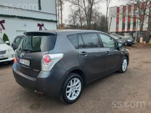 Pelēks Toyota Verso 2012 Daugavpils, ar dzinēja tilpumu 2.00 L un nobraukumu 0 tūkst. km par 6500 €, foto 7 vietnē AUTOMOTO.COM.LV