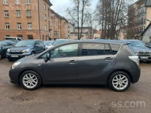 Pelēks Toyota Verso 2012 Daugavpils, ar dzinēja tilpumu 2.00 L un nobraukumu 0 tūkst. km par 6500 €, foto 10 vietnē AUTOMOTO.COM.LV