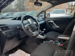 Pelēks Toyota Verso 2012 Daugavpils, ar dzinēja tilpumu 2.00 L un nobraukumu 0 tūkst. km par 6500 €, foto 11 vietnē AUTOMOTO.COM.LV