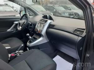 Pelēks Toyota Verso 2012 Daugavpils, ar dzinēja tilpumu 2.00 L un nobraukumu 0 tūkst. km par 6500 €, foto 23 vietnē AUTOMOTO.COM.LV