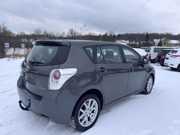 Pelēks Toyota Verso 2012 Alīta, ar dzinēja tilpumu 1.80 L un nobraukumu 236 tūkst. km par 6800 €, foto 9 vietnē AUTOMOTO.COM.LV