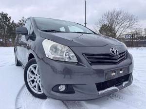 Grey Toyota Verso 2012 in Alytus, with an engine capacity of 1.80 L and mileage of 227 thousand km for 6600 €, photo  on AUTOMOTO.COM.LV