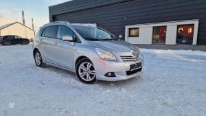 Grey Toyota Verso 2012 in Kaunas, with an engine capacity of 2.23 L and mileage of 343 thousand km for 5850 €, photo 4 on AUTOMOTO.COM.LV