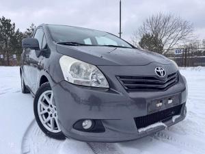 Grey Toyota Verso 2012 in Alytus, with an engine capacity of 1.80 L and mileage of 227 thousand km for 6600 €, photo  on AUTOMOTO.COM.LV