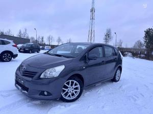 Pelēks Toyota Verso 2012 Alīta, ar dzinēja tilpumu 1.80 L un nobraukumu 227 tūkst. km par 6600 €, foto 4 vietnē AUTOMOTO.COM.LV