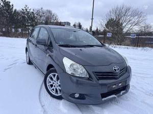 Pelēks Toyota Verso 2012 Alīta, ar dzinēja tilpumu 1.80 L un nobraukumu 227 tūkst. km par 6600 €, foto 5 vietnē AUTOMOTO.COM.LV