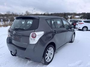 Pelēks Toyota Verso 2012 Alīta, ar dzinēja tilpumu 1.80 L un nobraukumu 227 tūkst. km par 6600 €, foto 11 vietnē AUTOMOTO.COM.LV