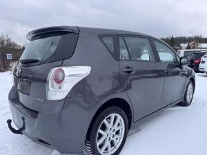 Grey Toyota Verso 2012 in Alytus, with an engine capacity of 1.80 L and mileage of 233 thousand km for 6350 €, photo 11 on AUTOMOTO.COM.LV
