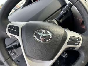 Grey Toyota Verso 2012 in Vilnius, with an engine capacity of 2.00 L and mileage of 216 thousand km for 4950 €, photo 15 on AUTOMOTO.COM.LV
