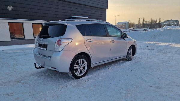 Pelēks Toyota Verso 2012 Kauņa, ar dzinēja tilpumu 2.23 L un nobraukumu 343 tūkst. km par 5850 €, foto 3 vietnē AUTOMOTO.COM.LV